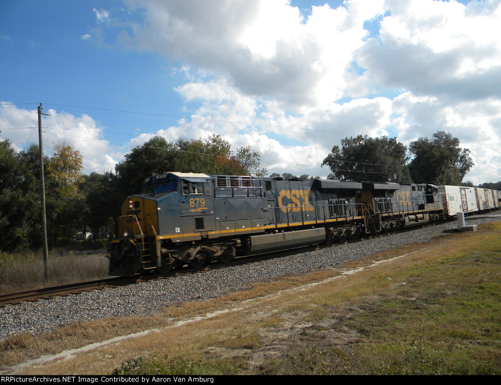 CSX 879